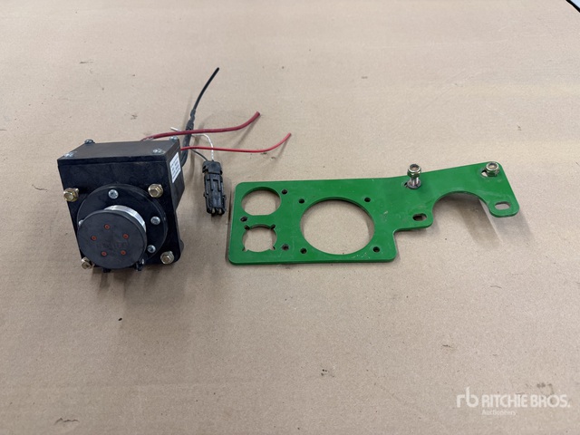 Tractor Implement Connector & Bracket | Ritchie Bros. Auctioneers