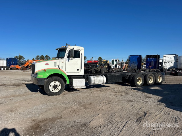 2003 Peterbilt 330 8x4 Cabina y chasis (Inoperable) | Ritchie Bros ...