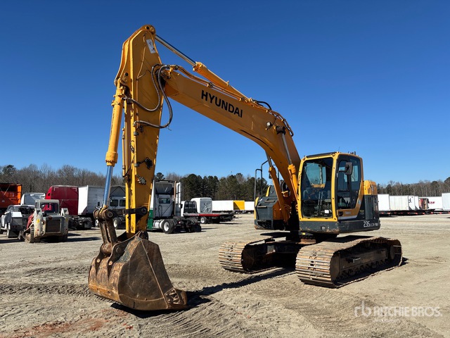 2015 Hyundai R235LCR-9A Tracked Excavator | Ritchie Bros. Auctioneers