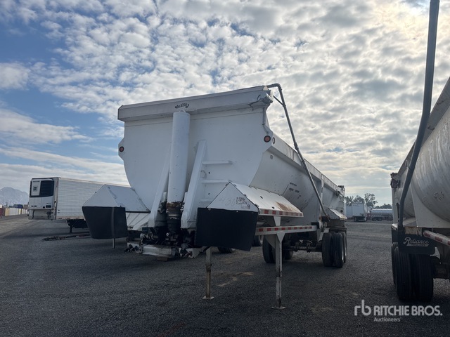 2004 Manac 34 ft T/A End Dump Trailer | Ritchie Bros. Auctioneers