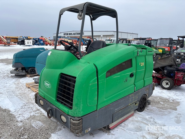 2013 Tennant T20 Ride-On Floor Scrubber | Ritchie Bros. Auctioneers