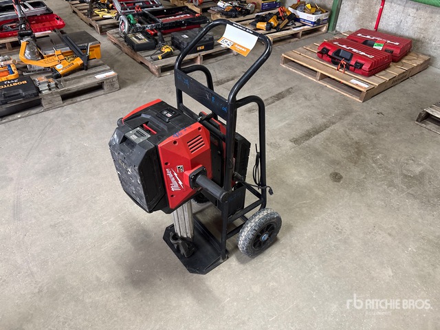 Milwaukee Electric Jack Hammer | Ritchie Bros. Auctioneers