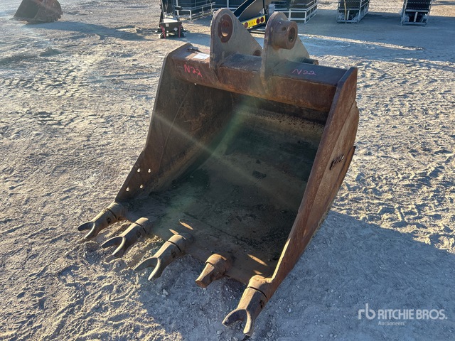 Esco 48 in Digging Excavator Bucket - Fits Komatsu PC200/210/228US ...