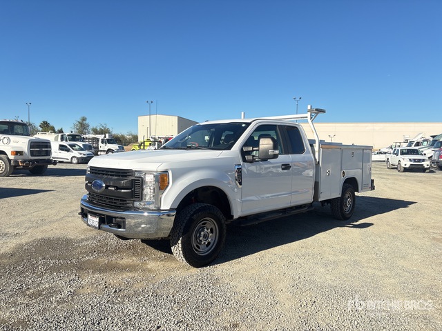 2017 Ford F-250 XL 4x4 Extended Cab Utility Truck | Ritchie Bros ...