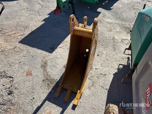 Teran 12 in 0.12 cyd Digging Excavator Bucket | Ritchie Bros. Auctioneers