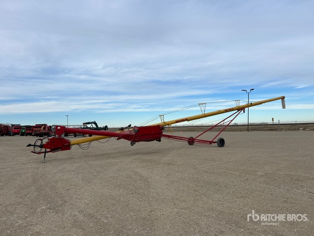 2015 Westfield MKX100-73 10 in x 73 ft Swing Grain Auger | Ritchie Bros ...