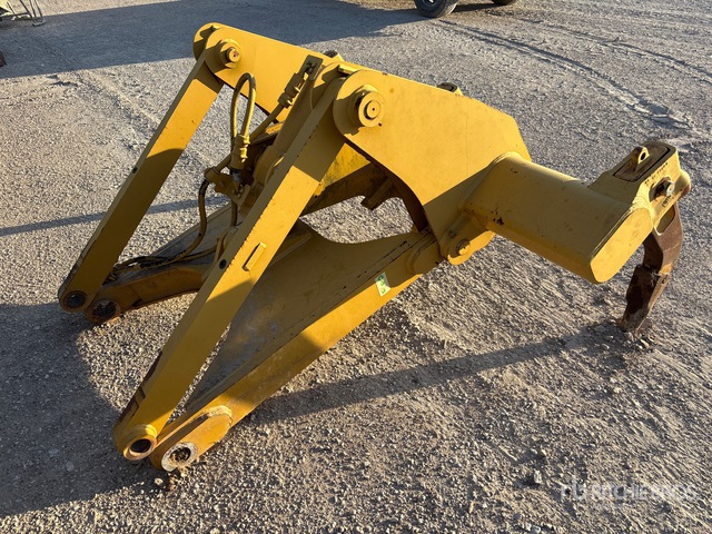 Cat 84 in Multi Shank Crawler Tractor Ripper - Fits D6 | Ritchie Bros ...