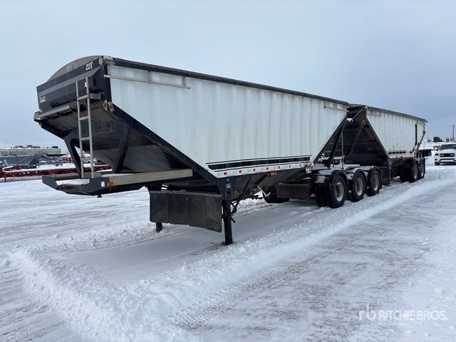 2017 Castelton Super B-Train Lead Grain Trailer | Ritchie Bros. Auctioneers