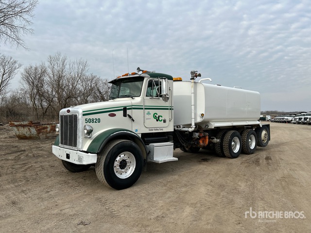 2003 Peterbilt 357 4000 gal 8x4 Water Truck | Ritchie Bros. Auctioneers