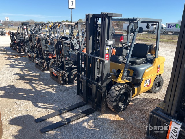 2020 Cat GP30N5 5500 lb Pneumatic Tire Forklift | Ritchie Bros. Auctioneers
