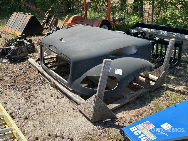 Truck Hood | Ritchie Bros. Auctioneers