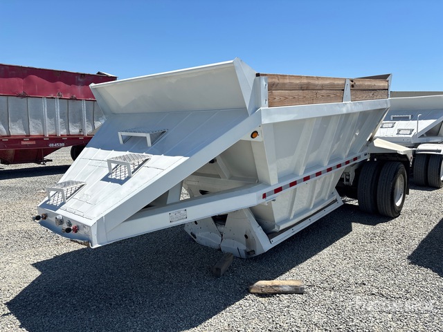 1990 Fruehauf DES-NF1-M11A S/A Belly Dump Trailer | Ritchie Bros ...