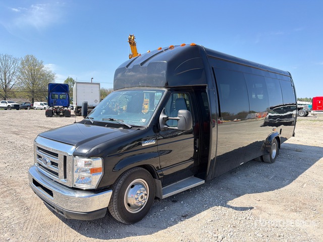 2016 Ford E-450 4x2 21-Seat Transit Bus | Ritchie Bros. Auctioneers
