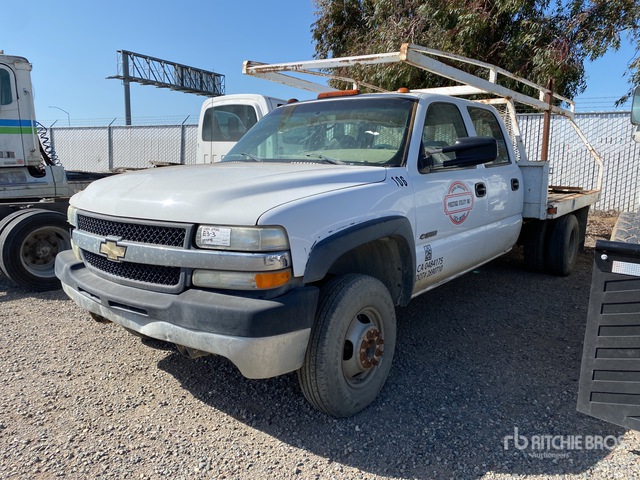 2002 Chevrolet 3500 4x2 Crew Cab Camion à Plateau (Inoperable ...