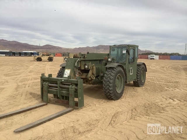 Surplus Oshkosh EBFL-M Telehandler in Yermo, California, United States ...