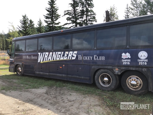 1992 MCI 102C3 6x2 43 Passenger Bus in 100 Mile House, British Columbia ...