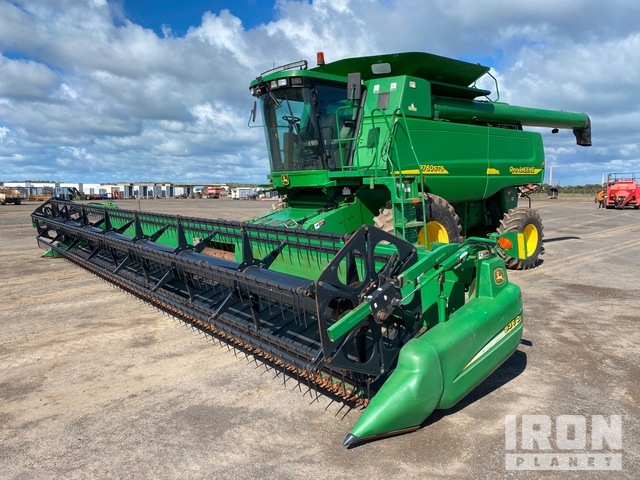 2004 John Deere 9760 STS Combine, Combine