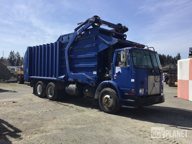 Surplus 1997 Volvo Expeditor WX Waste Collection Truck in Chehalis ...