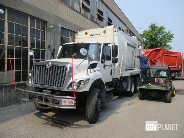 2010 International 7400 SBA 6x4 McNeilus 20 yard packer in Cincinnati ...