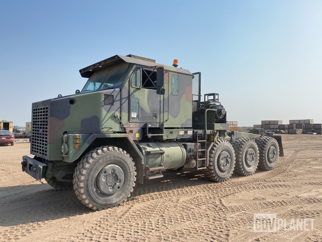 Surplus 2002 Oshkosh M1070 HET 8x8 Winch Truck in Doyle, California ...