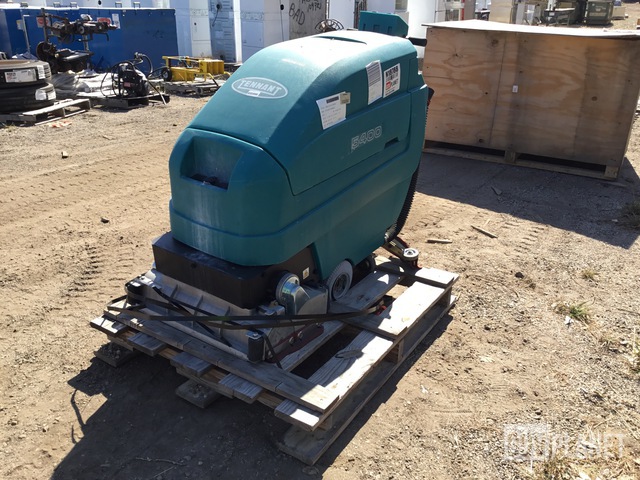 Surplus Tennant M5400 Walk Behind Scrubber in Abilene, Kansas, United ...