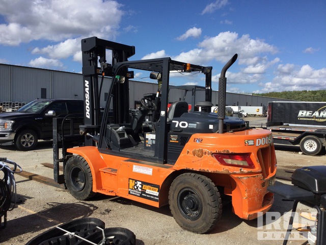 2015 (unverified) Doosan D70S-7 13550 lb Pneumatic Tire Forklift in Odessa, Missouri, United ...