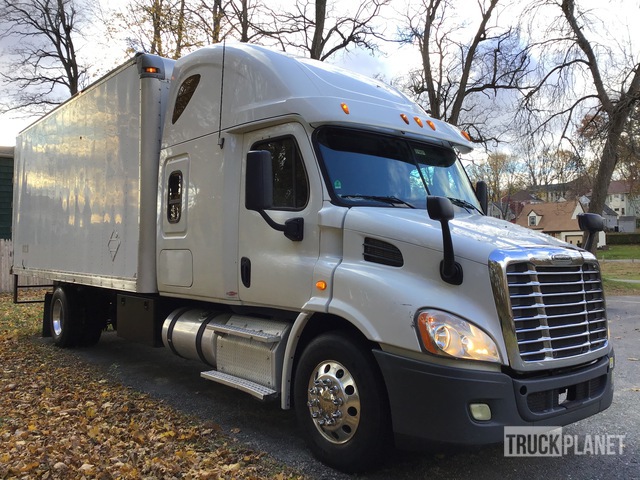 2013 Freightliner 4x2 Sleeper S/A Sleeper Van Truck in Worcester ...
