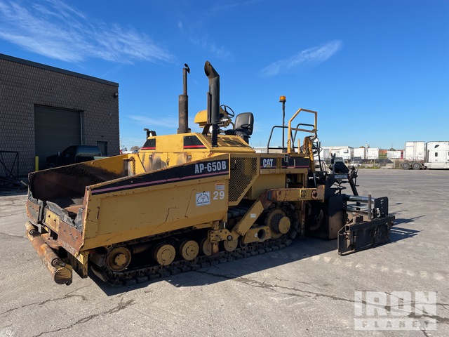 2004 Cat AP-650B Track Asphalt Paver, Asphalt Paver