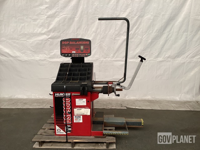 Surplus Hunter DSP9600 Wheel Balancer in Kapolei, Hawaii, United States ...
