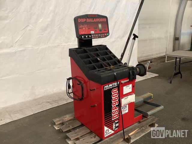 Surplus Hunter DSP9600 Wheel Balancer in Kapolei, Hawaii, United States ...