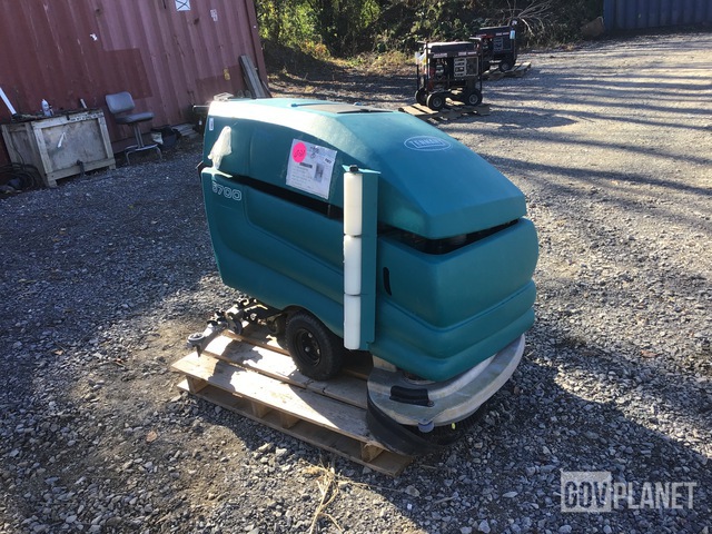 Surplus Tennant 5700 Walk Behind Scrubber in Chambersburg, Pennsylvania ...