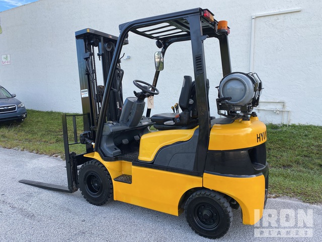 2017 (unverified) Hyundai 18L-7M 3000 lb Pneumatic Tire Forklift in ...