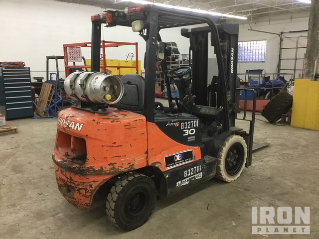 2010 Doosan G30E-5 5500 lb Pneumatic Tire Forklift in Elk Grove Village ...