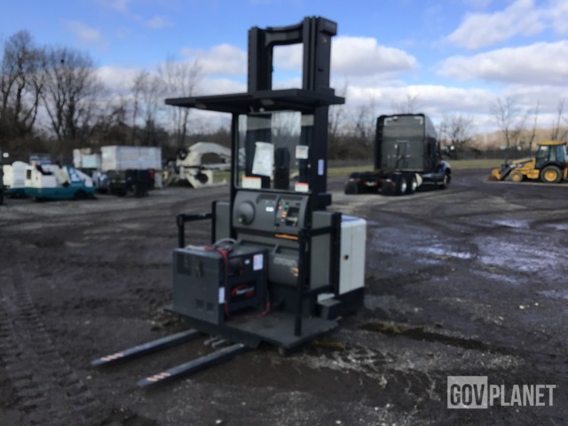 Surplus Crown SP3420-30 Electric Forklift in South Vienna, Ohio, United ...