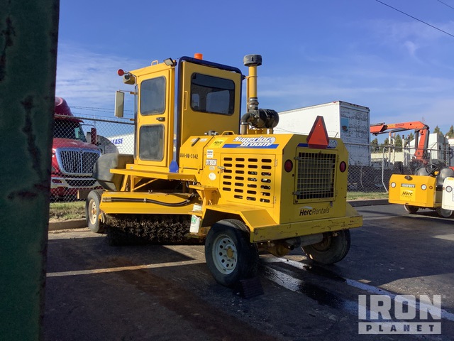 2015 Superior Broom DT80-K Self-Propelled Broom in St. Peters, Missouri ...
