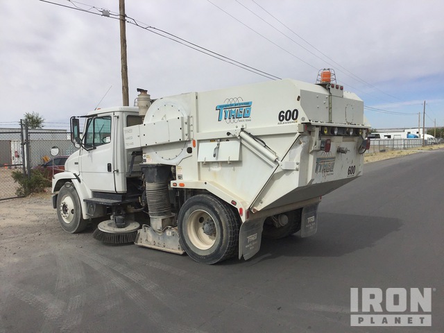 Tymco 600 on 2005 Freightliner FL70 Sweeper Truck in El Paso, Texas ...