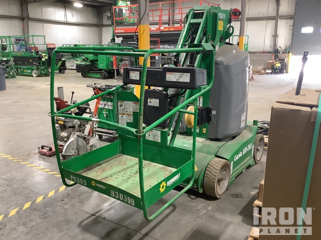 2015 Genie GR26J Vertical Mast Lift in Sun Prairie, Wisconsin, United ...