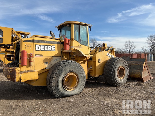 2000 John Deere 744H Wheel Loader in Park City, Kansas, United States ...