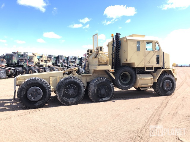 Surplus 2001 Oshkosh M1070 HET 8x8 Winch Truck in Doyle, California ...