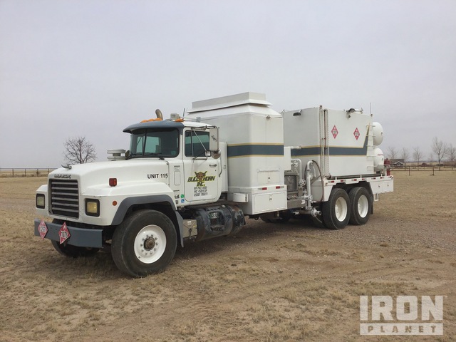 2002 Mack RD688S 6x4 Hot Oil Truck in Roswell, New Mexico, United ...