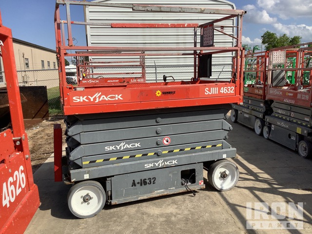 2014 Skyjack SJIII 4632 Electric Scissor Lift in Tampa, Florida, United ...