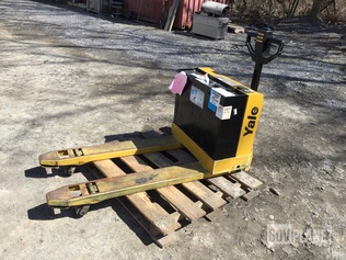 Surplus Yale MPB040ACN24C2748 Pallet Jack in Chambersburg, Pennsylvania ...