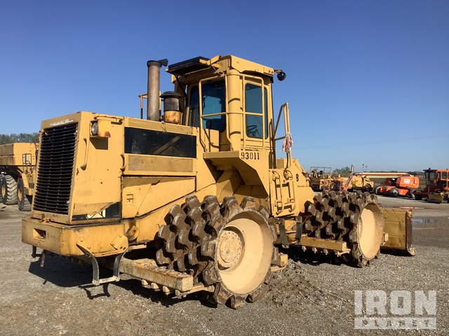 1984 Cat 815B Soil Compactor in Jonesboro, Arkansas, United States ...