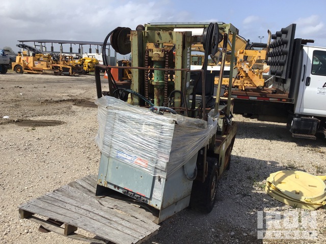 1980 Clark EC500-Y70 7000 lb Electric Forklift in Baytown, Texas ...