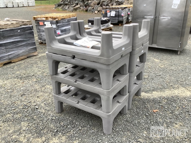 Surplus (8) Metro Dunnage Racks in Butner, North Carolina, United ...