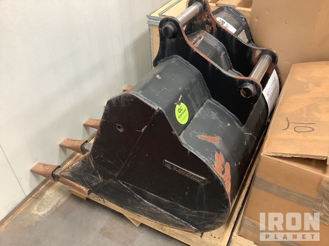 Rototilt S40 Bucket in Menomonee Falls, Wisconsin, United States ...