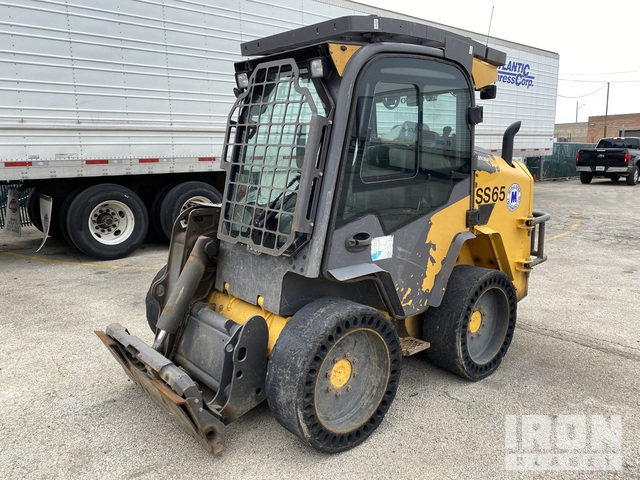 2017 Volvo MC115C Skid Steer Loader in Bridgeview, Illinois, United ...