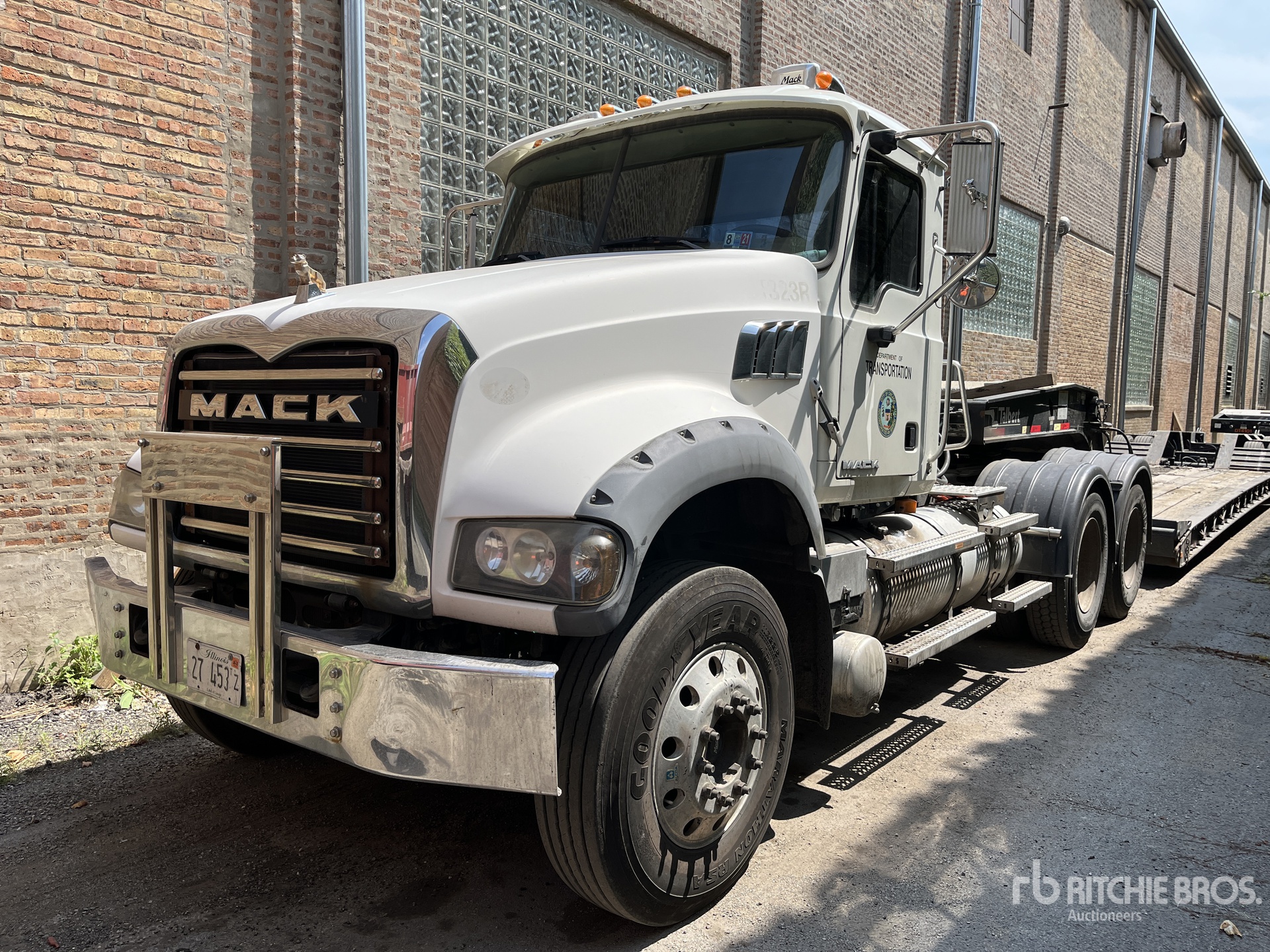 2010 Mack GU713 6x4 Cabeza Tractora Cabina Corta | Ritchie Bros ...