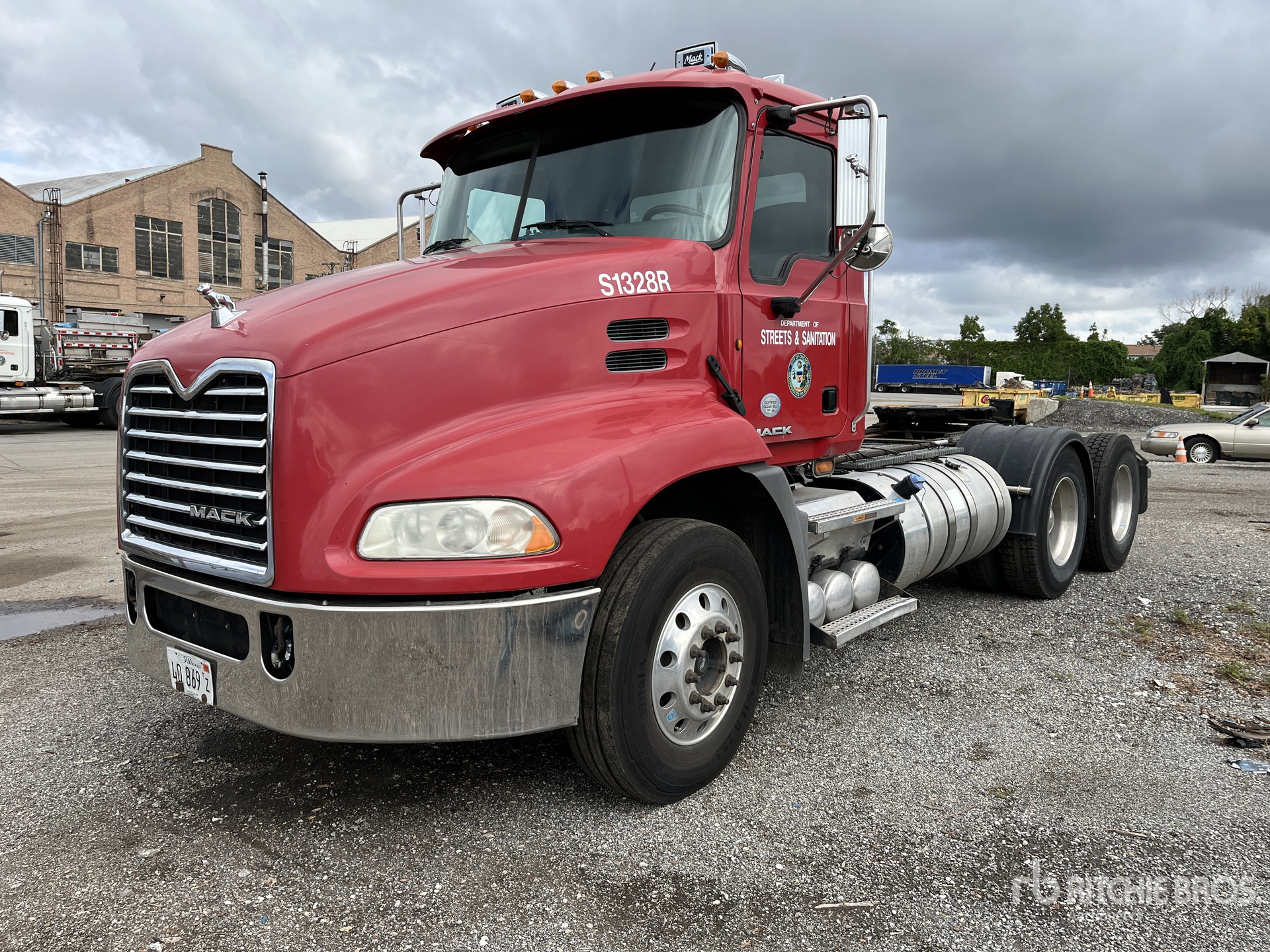 2013 Mack CXU613 6x4 Cabeza Tractora Cabina Corta | Ritchie Bros ...