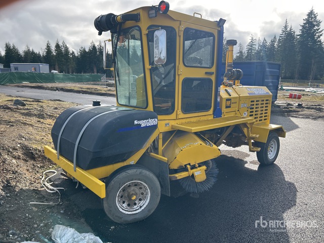 2022 Superior DT74-J Self-Propelled Broom | Ritchie Bros. Auctioneers